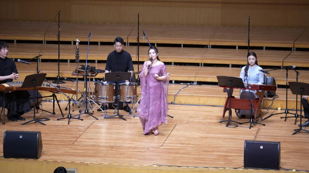 Gong Linna, other than Sister Lang, is using her voice to change this ...