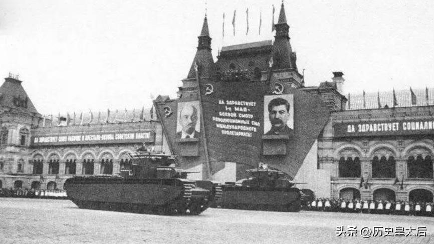 The Soviet Union's well-designed multi-turret waste, the T-35 multi ...