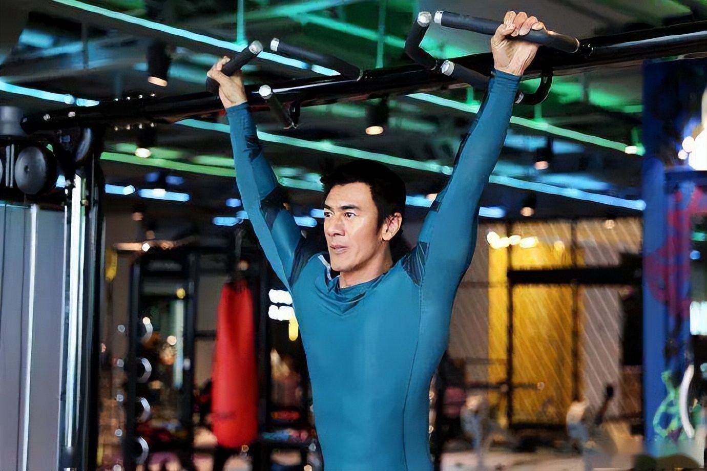 How handsome are fitness male stars when they get old?After watching it ...
