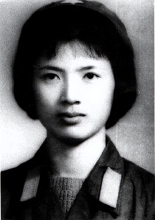 Lin Liguo likes Zhang Ning but is pursued by her. She and Zhang Ning are "sisters" again, and ...