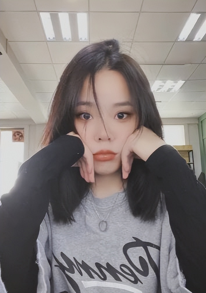Miss Yao Ce?Xiong Lei rarely takes a selfie, and bluntly said that no ...