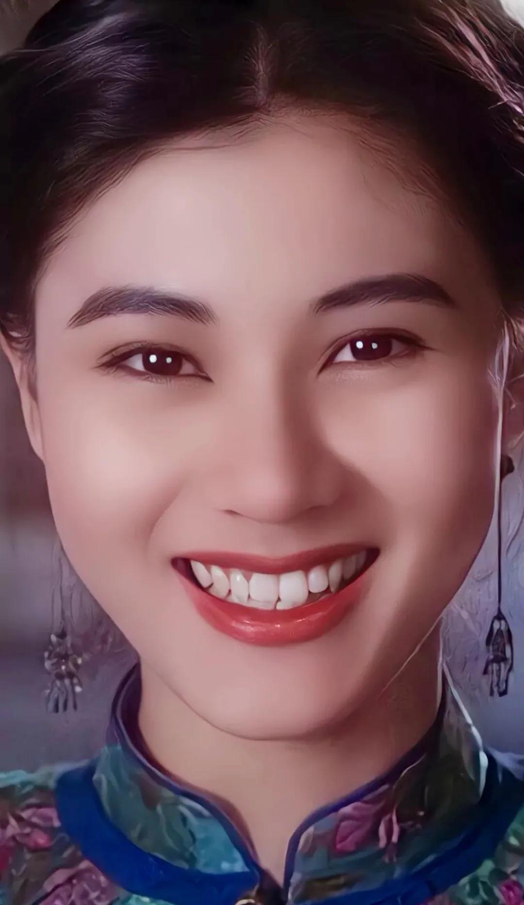 In 1988 "Miss Hong Kong" champion Li Jiaxin, her face is really ...
