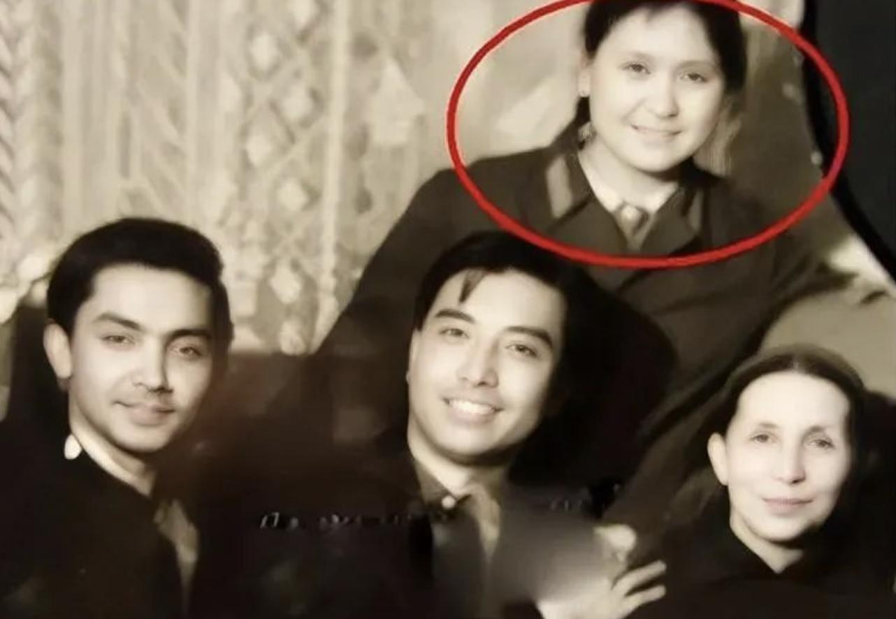 Ten years later, looking at Li Shuangjiang's eccentric choices, he ...