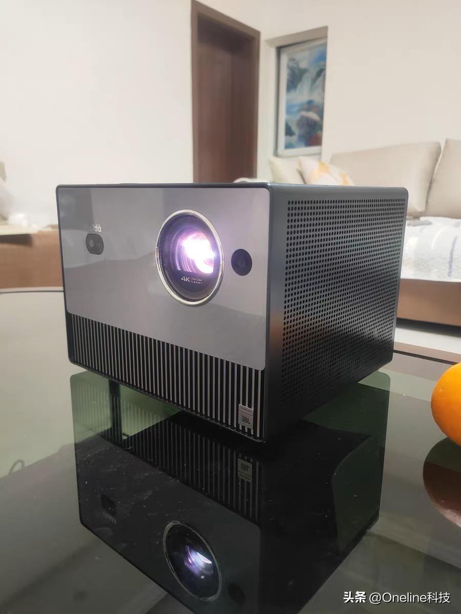 This Vidda C1S three-color laser projector can do it! - iMedia