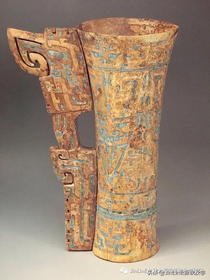 The image of the noble lady and jade figure of Anyang "Fu Hao Tomb ...