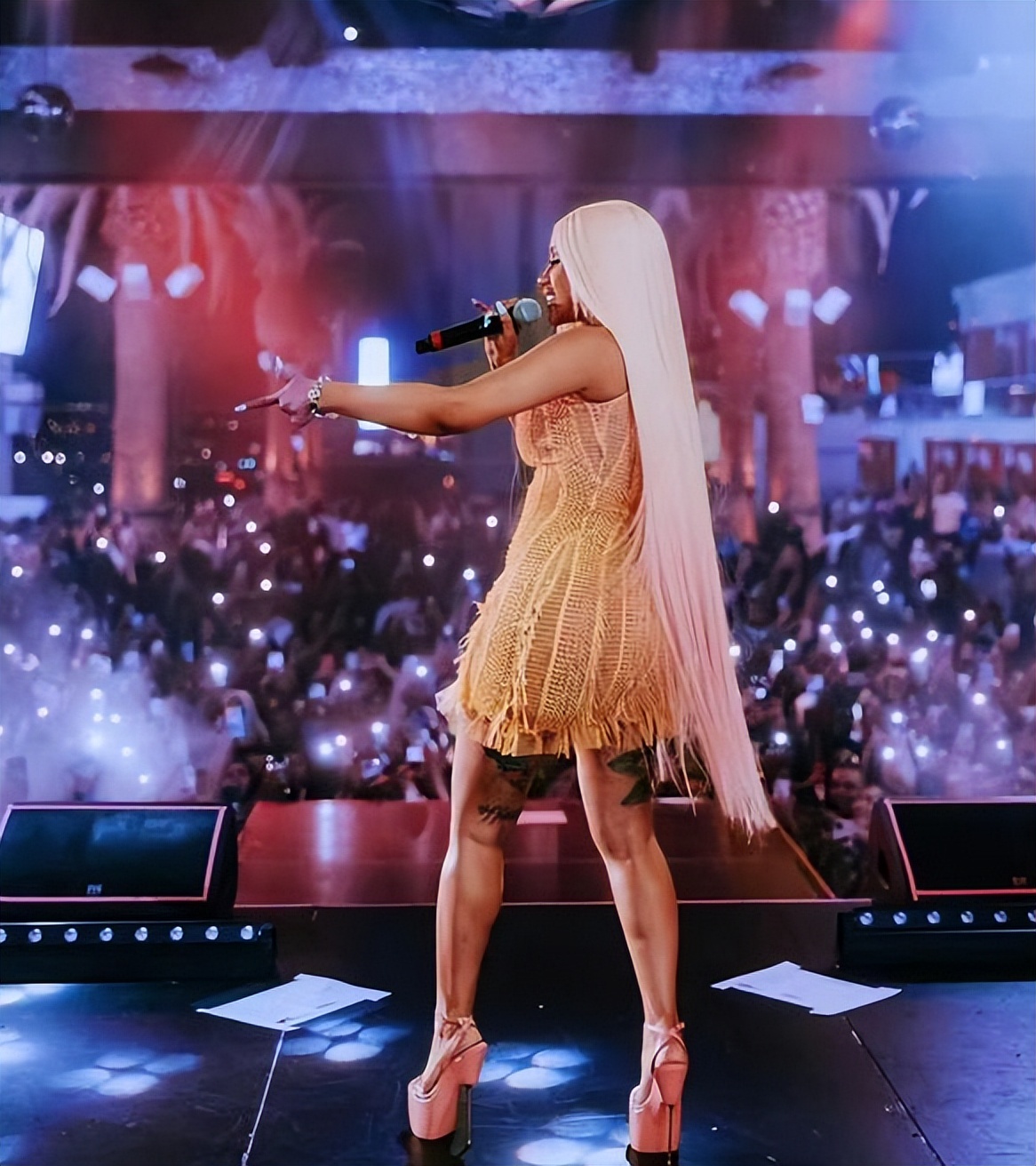 American actress Cardi B caused controversy, did not wear underwear at ...