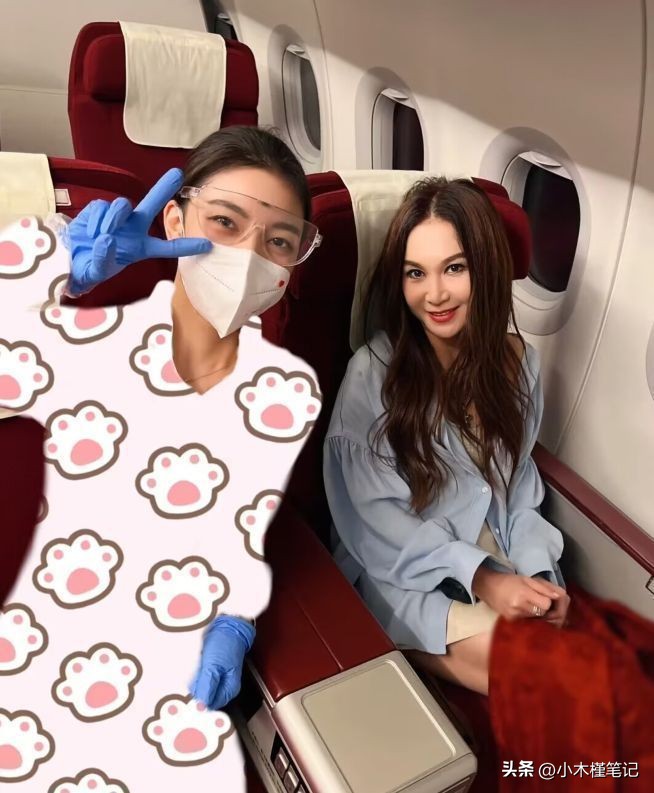 Encountered Wen Bixia on the flight and signed autographs for fans so ...