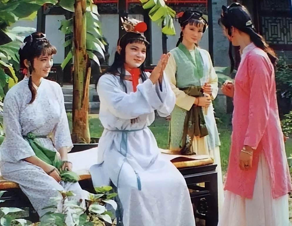 Qingwen hates Baoyu every day, Xiren scolds the second master face to ...