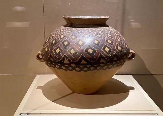 The Uruk dynasty of ancient Babylon, the development of pottery art ...