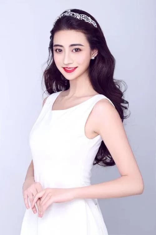 Fan Zhen's beautiful pictures - iNEWS