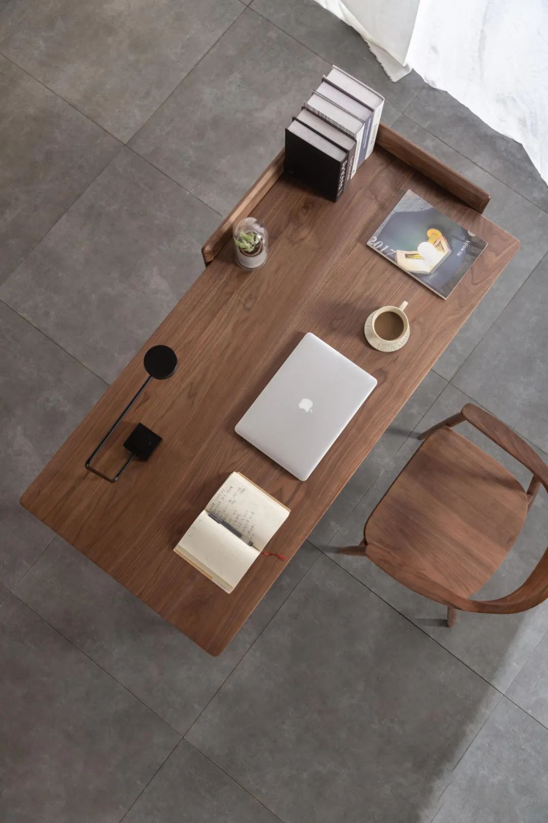 father's desk - iNEWS