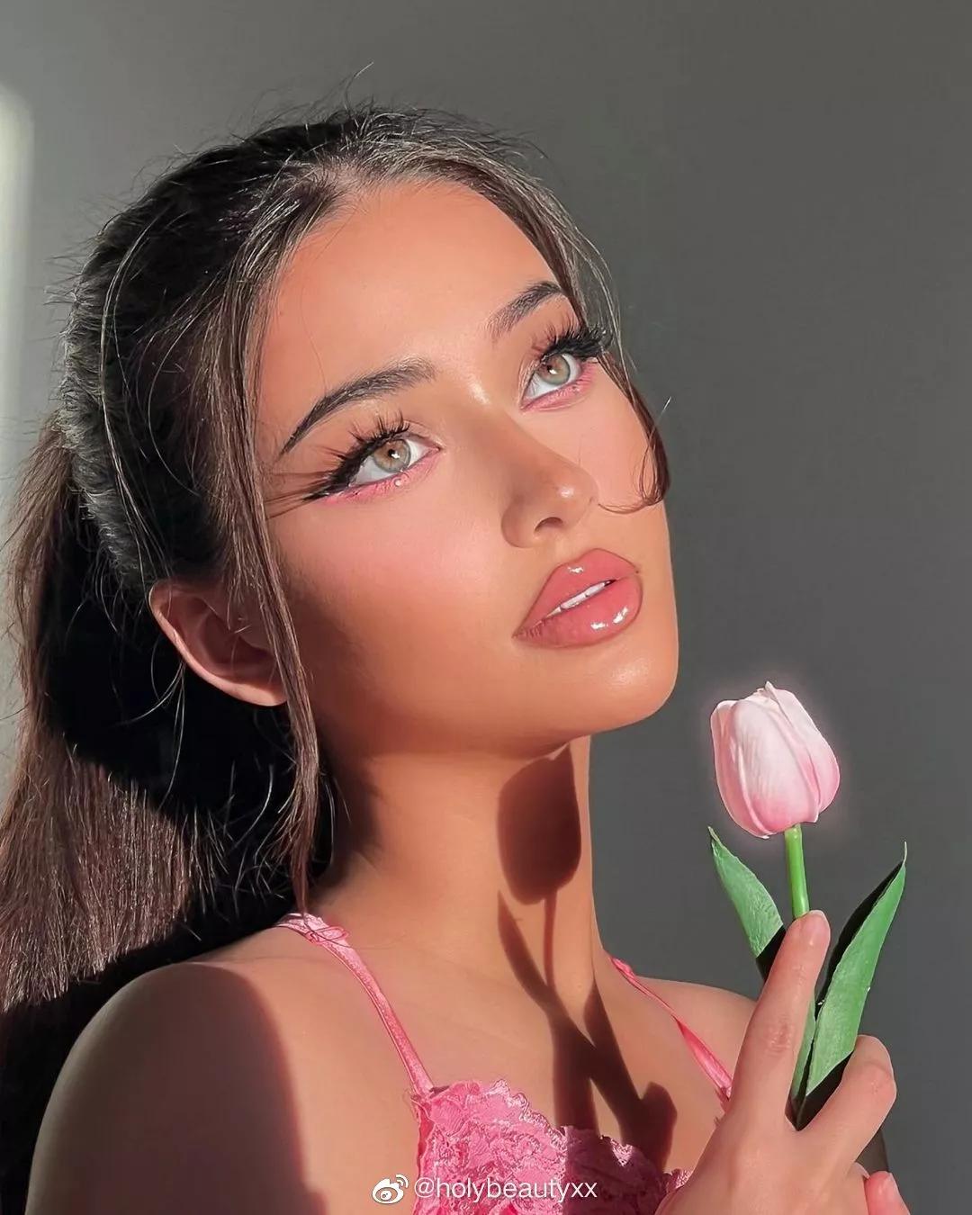 Isabelle Ross - iNEWS