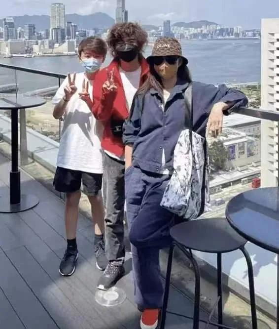 Cecilia Cheung rarely posts recent photos of the whole family. - iNEWS