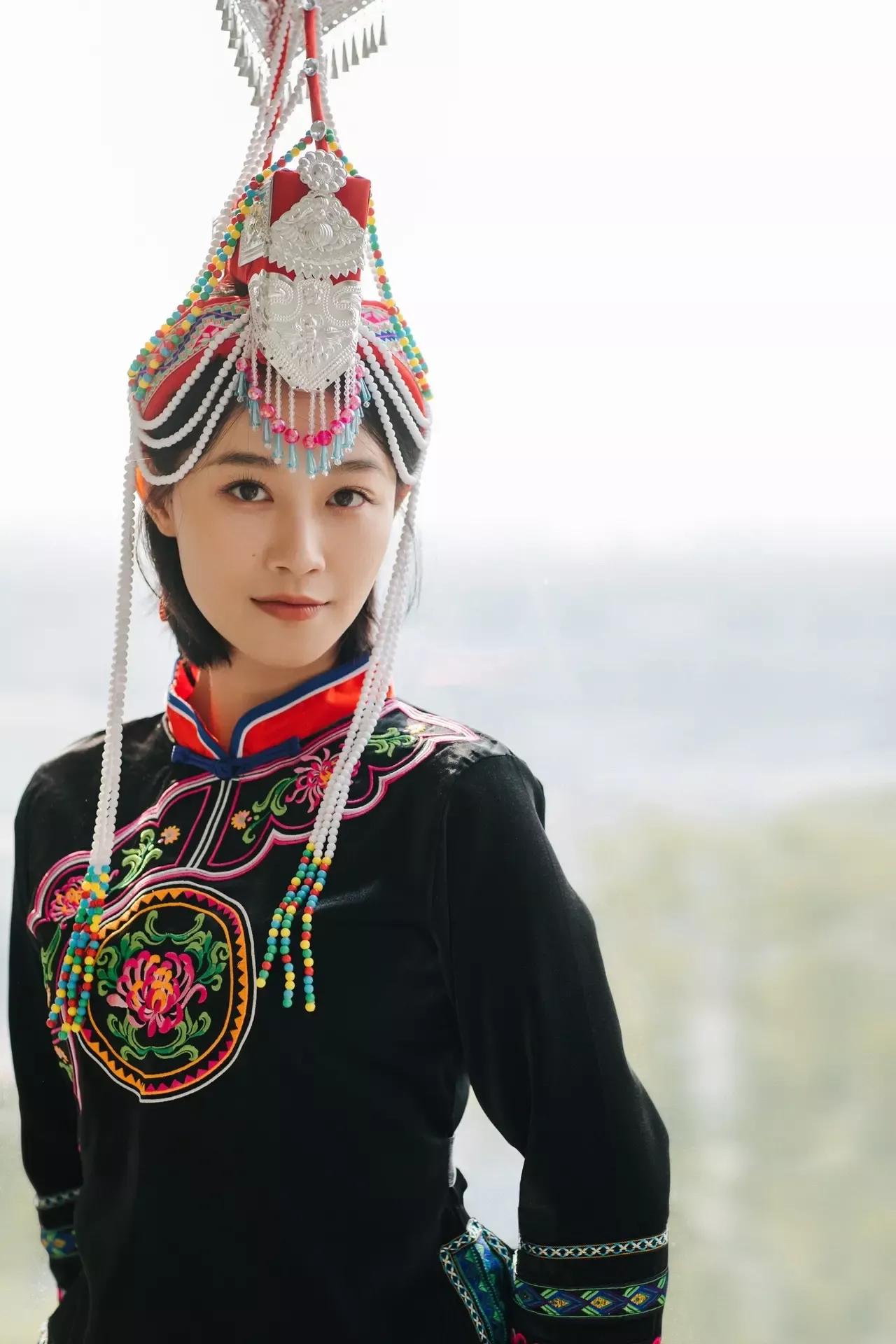 Lan Yingying, a girl of the She ethnic group who is a descendant of ...