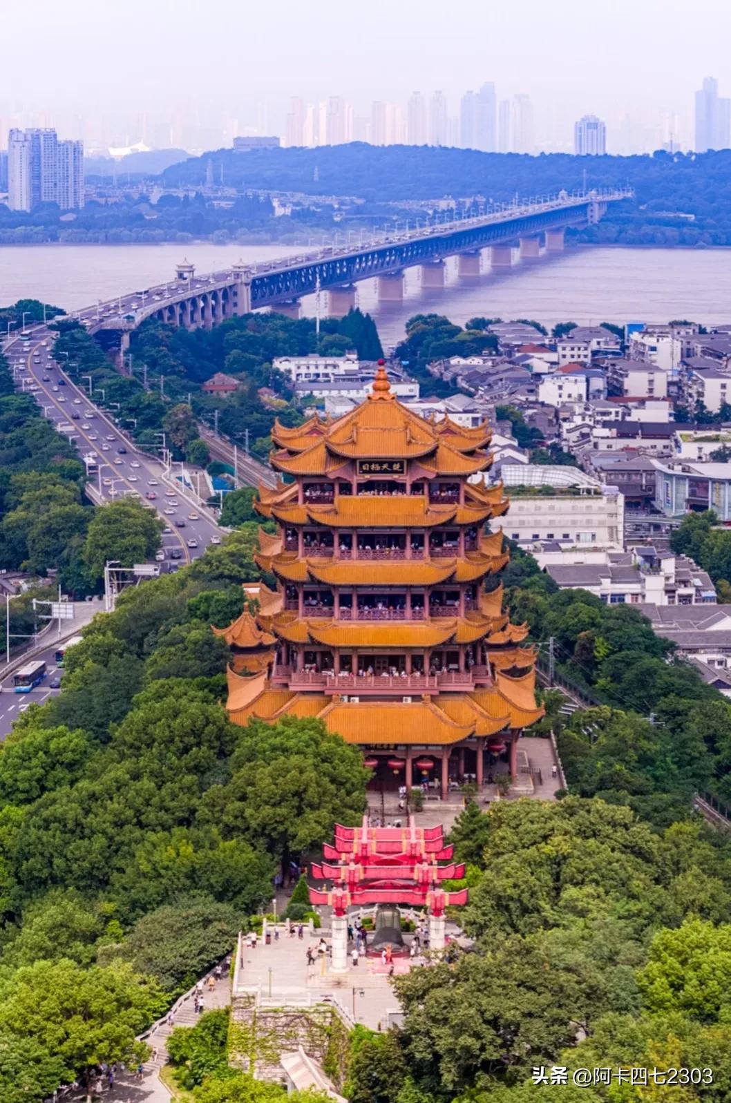 Li Bai is only ranked tenth, why is it at the top of the "Tang Poetry ...