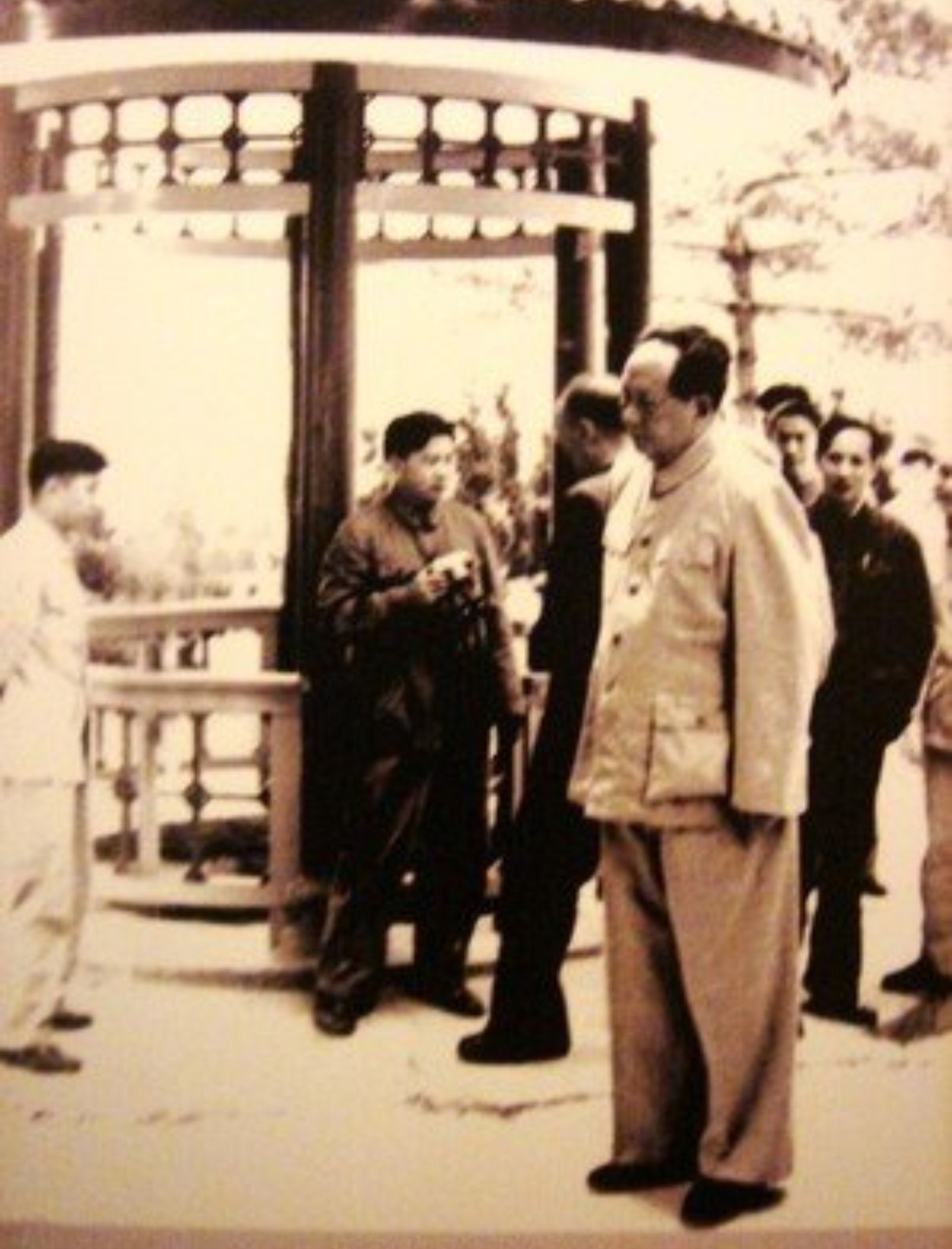 The last time Peng Dehuai and Mao Zedong met in 1965, Peng Dehuai ...