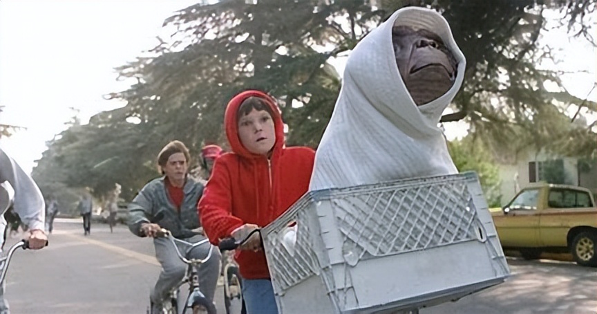 Elliott's outstanding performance in "ET Alien" made the world look at ...