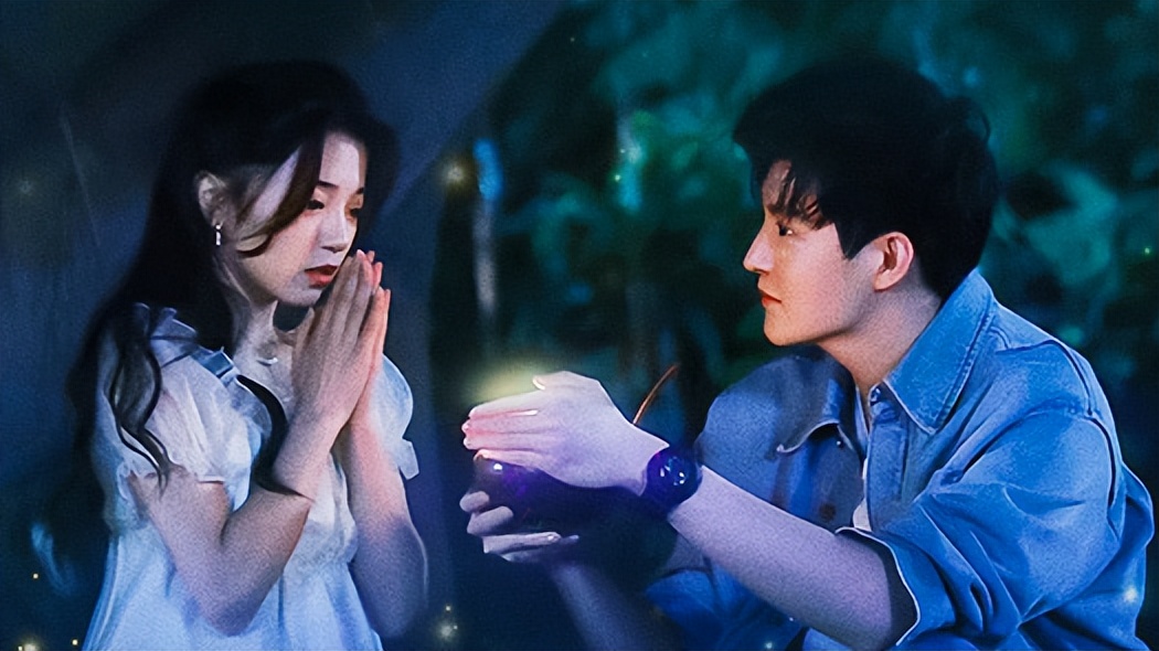 Sweet Sand Sculpture Drama "I'll Wait for the Sea Breeze to Hug You ...