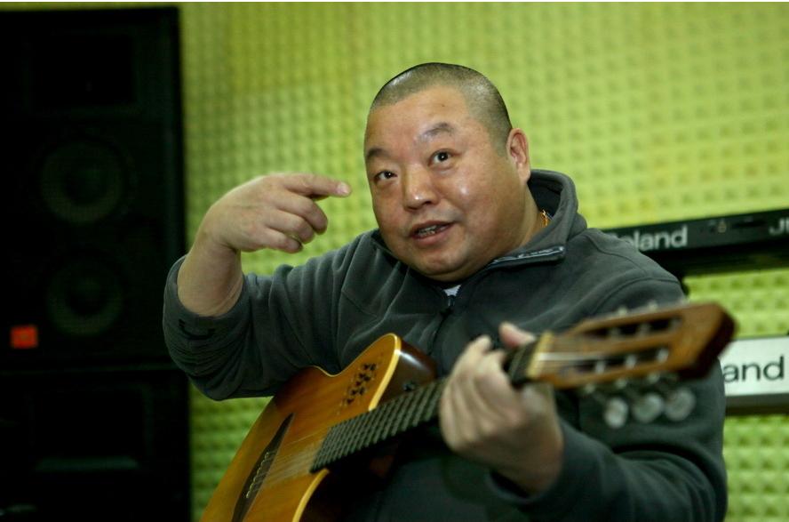 Zang Tianshuo couldn't swallow this breath after he smashed up Na Ying's concert and was beaten ...