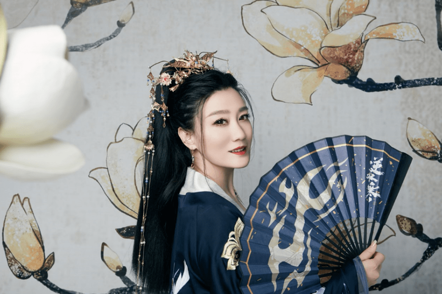 Tan Jing: Singing in the Olympic Games 6 times, appearing on the Spring ...