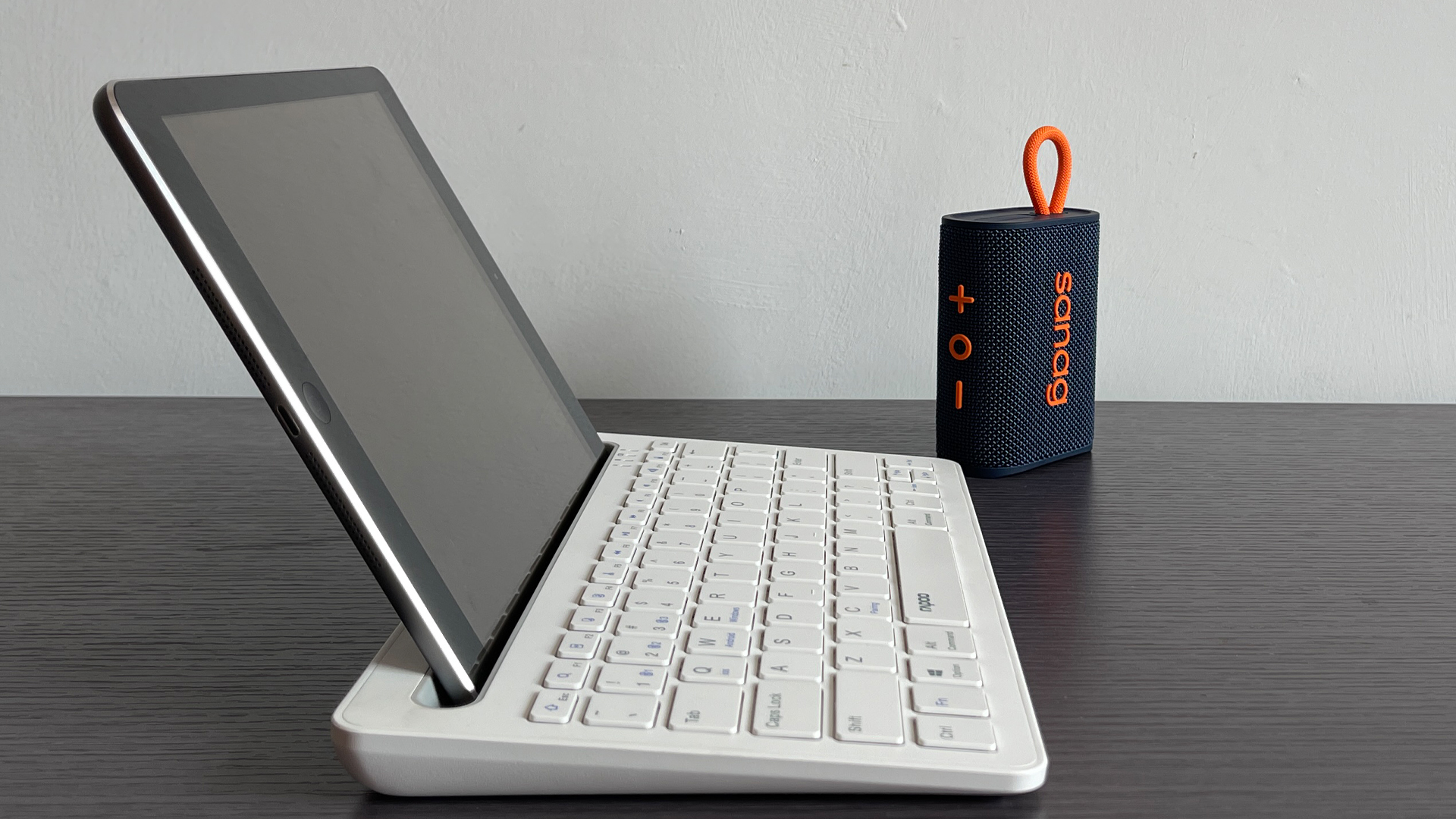 I call it a portable outdoor bluetooth speaker ceiling, Sanag M13S out ...