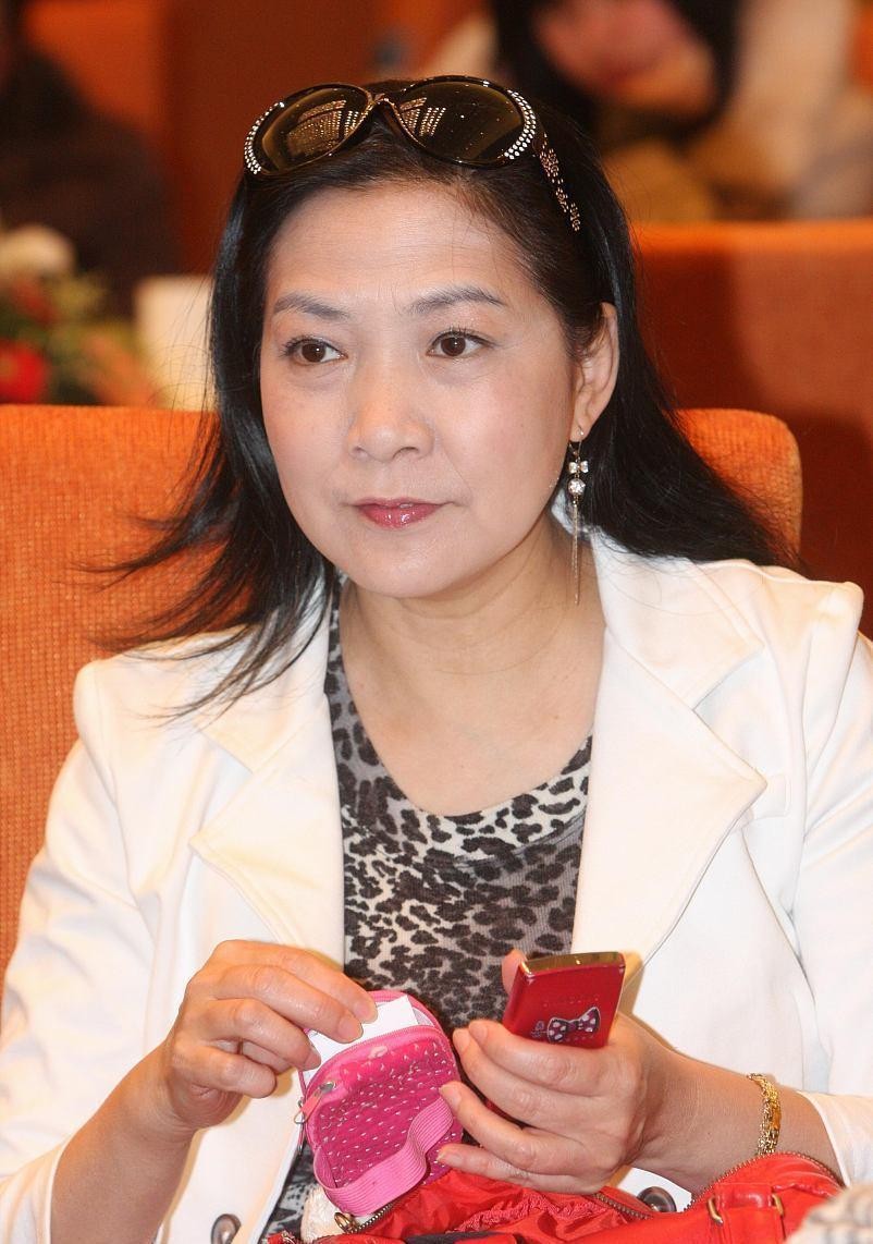 63-year-old Shen Danping lives in Germany! Married to a foreign husband ...