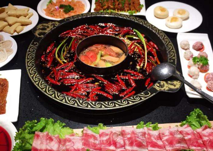 Which hot pot restaurant is more famous in Chengdu?These 5 locals often ...