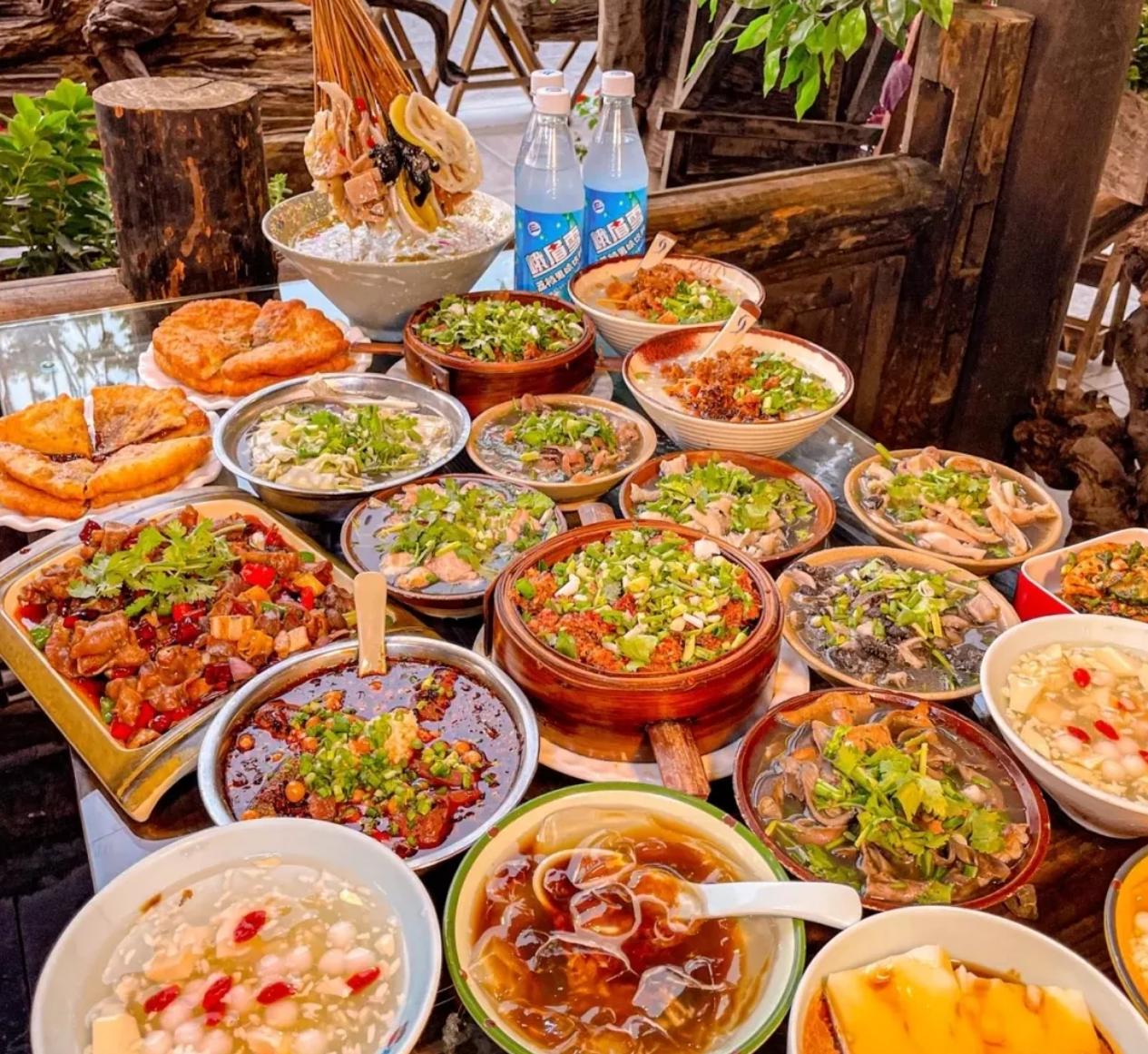 Chengdu 2D1N Surrounding Tour: Blissful, Super Cheap Food - iNEWS