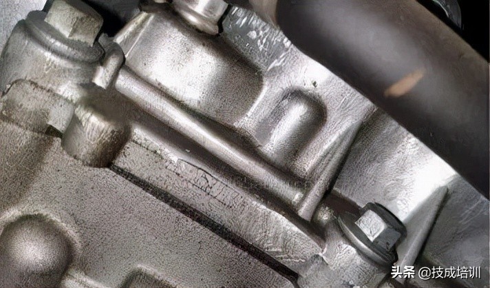 What can a loose bolt cause?How can the bolts be tightened? - iMedia