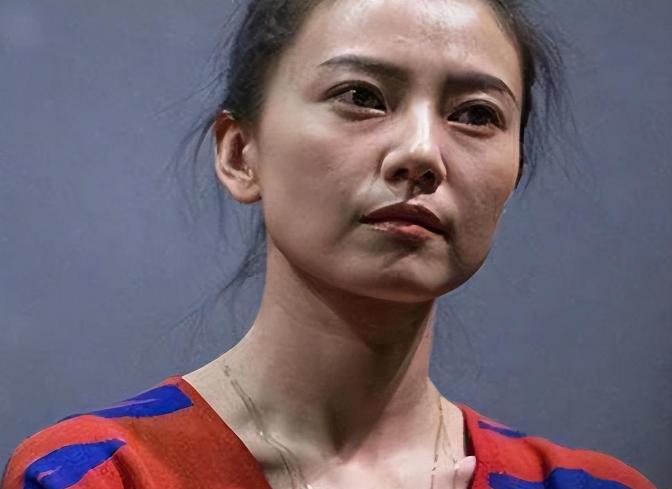 The "Goddess of Immortality" is a fake, with freckles, a stiff face and ...