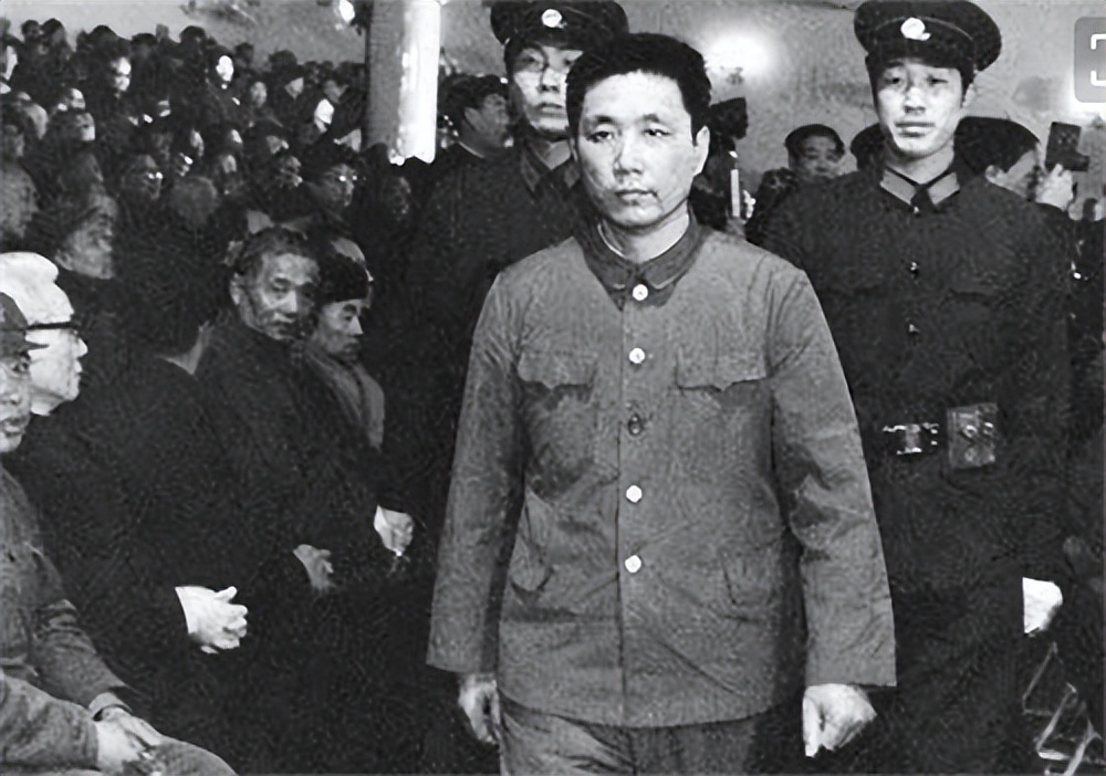 Wang Hongwen's ashes have not been buried yet. His sons and daughters ...