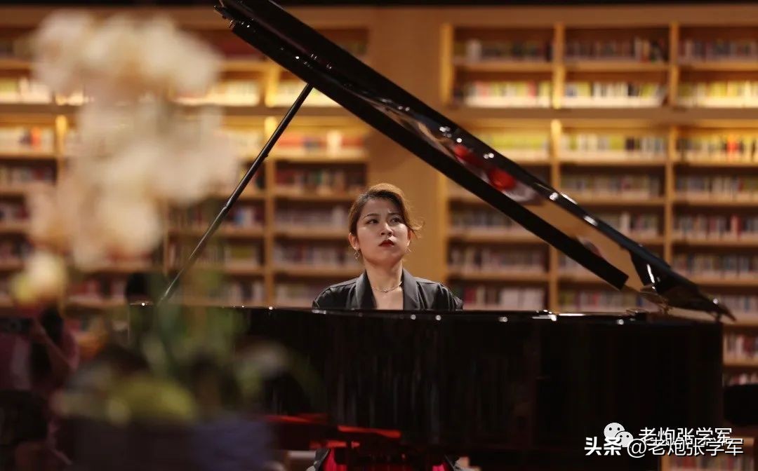 Personality is not a label, a gimmick is not a selling point, pianist ...