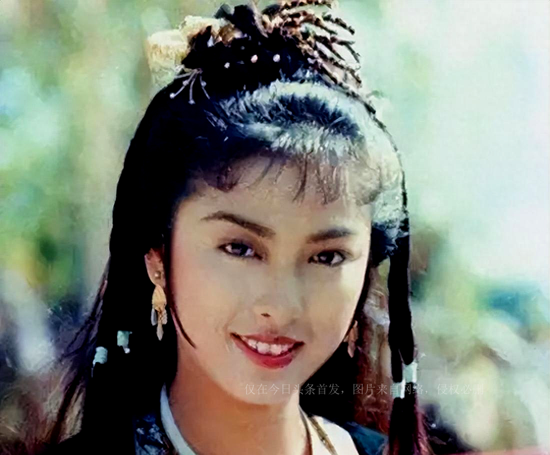 64-year-old Wan Ziliang reveals recent photos, wearing a thick silver ...