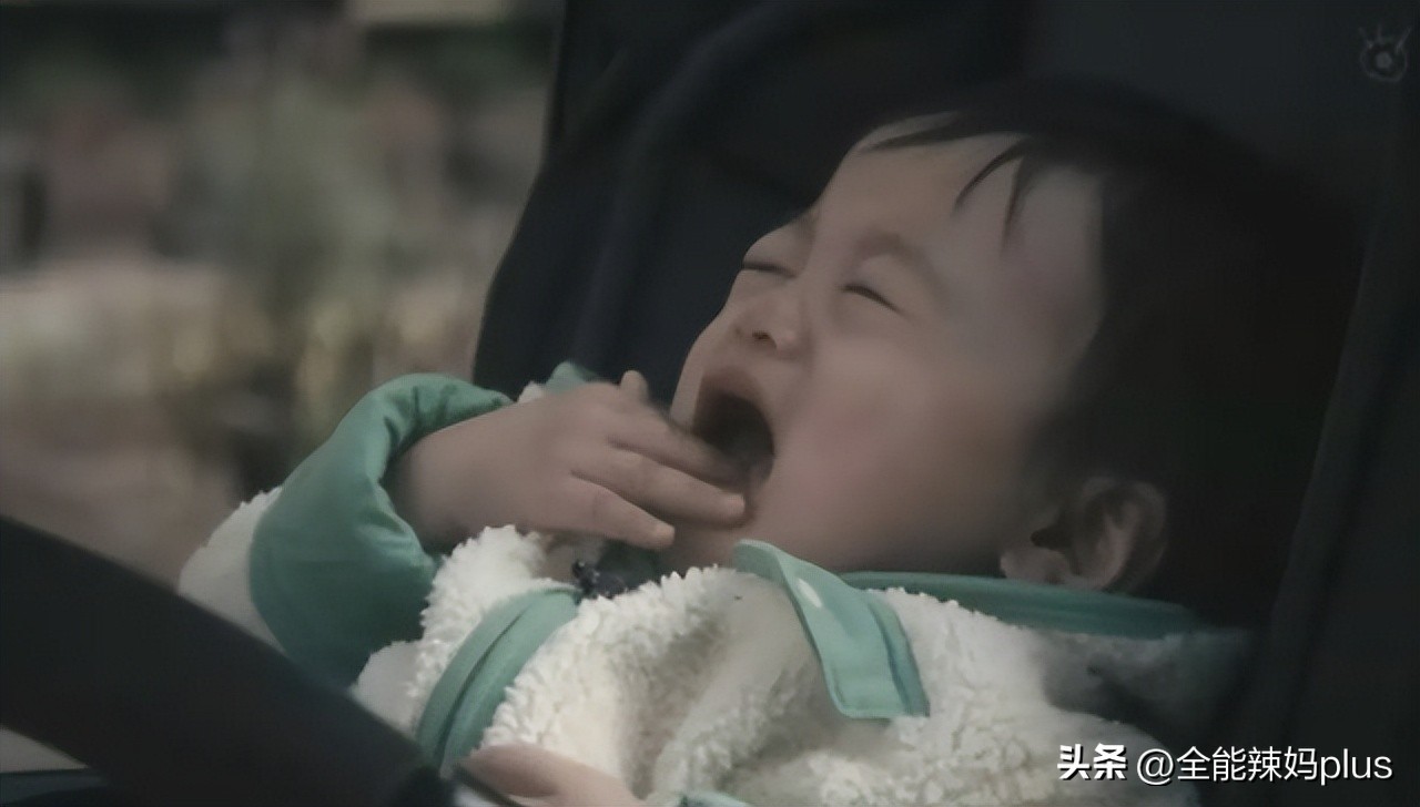 Babies cry when they see strangers, what's the "strange"?Parents have a ...
