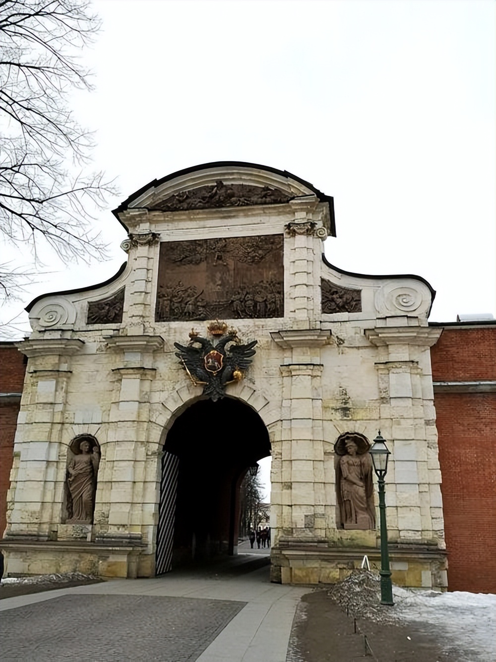 The development of Italian city gates during the Renaissance - iNEWS
