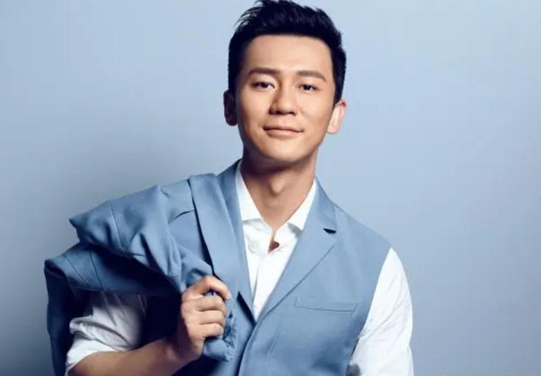 Feng Xiaogang angrily scolded Li Chen to "get out of the entertainment industry." Li Chen's ...