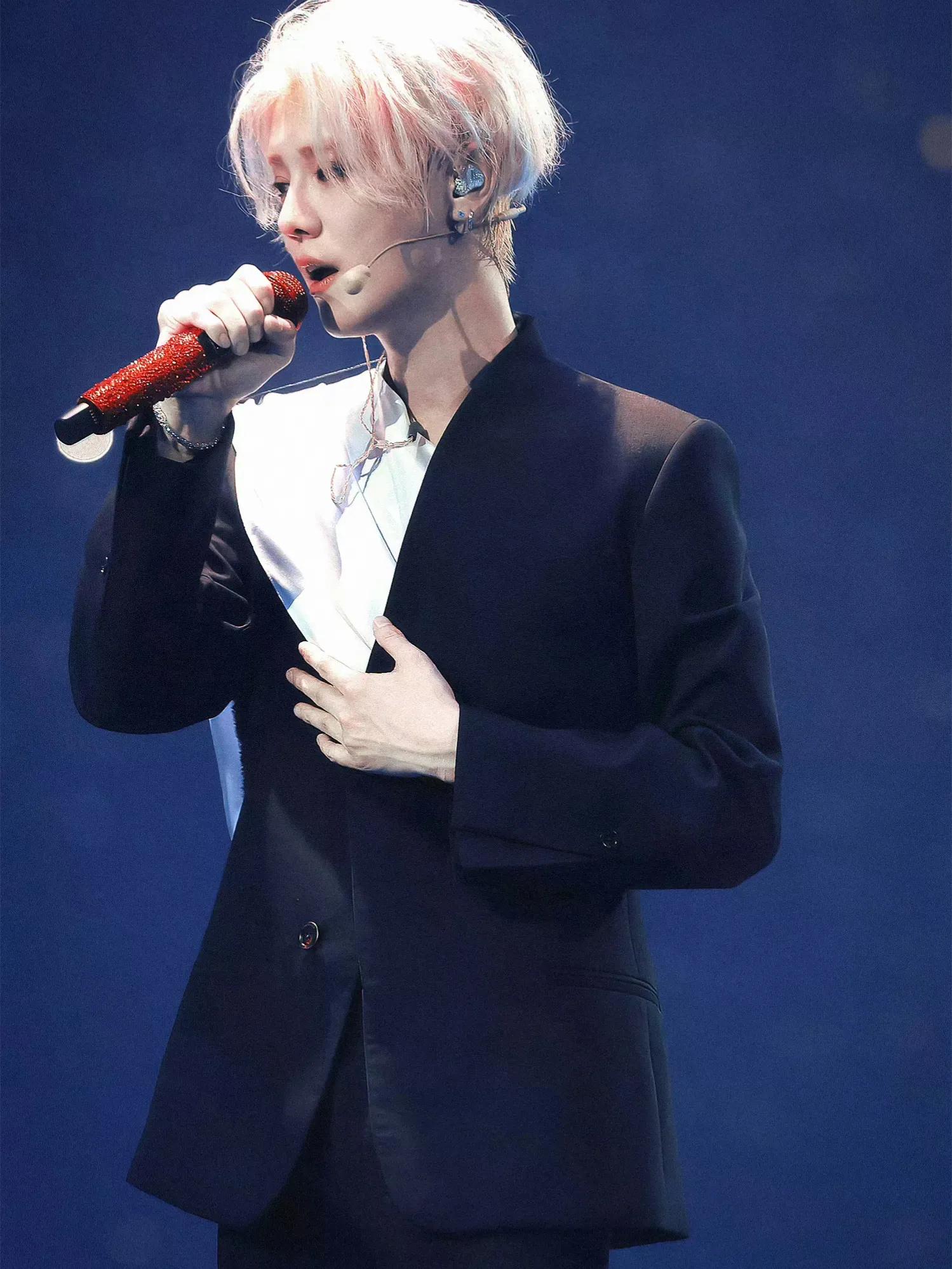 Lu Han's 33-year-old concert was endless, and the audience exploded for ...
