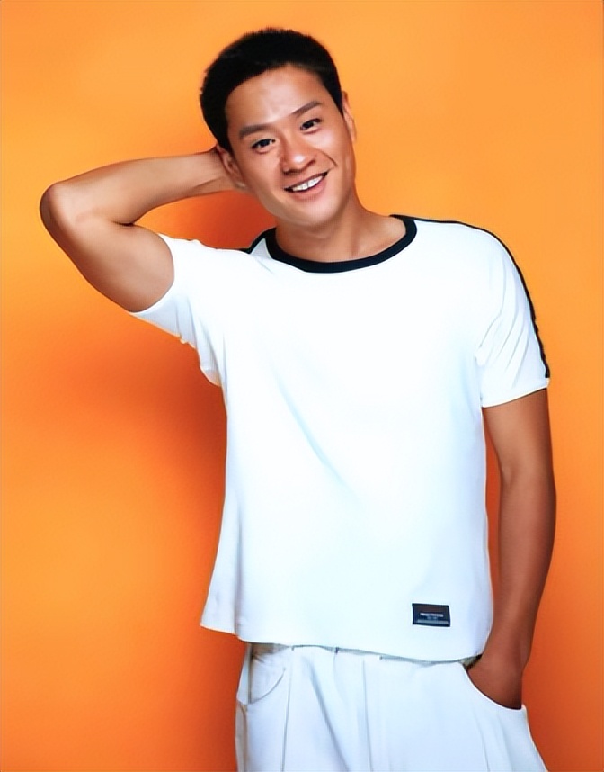 Actor Lian Yiming: After becoming famous, he divorced his wife, and his ...