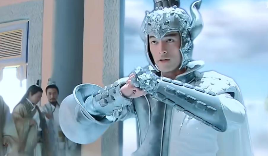 With a stiff expression and unable to open his mouth, [Yue Ge Xing] is ...