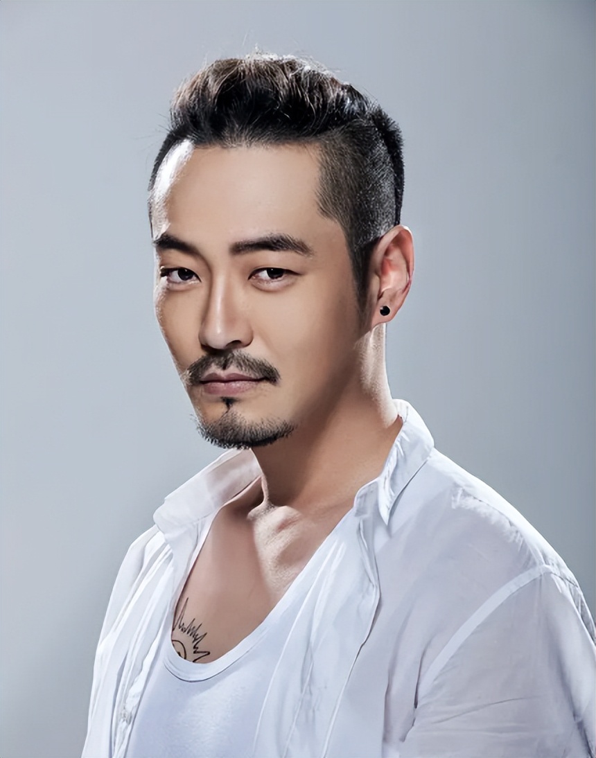 Watching "Are You Safe" directed at Tan Jianci, but was attracted by ...