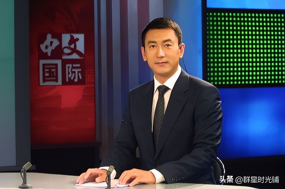 CCTV host Lu Jian: 50-year-old won the Golden Voice Award, side by side ...