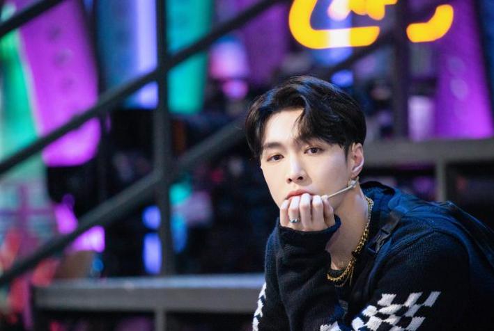 Laughing dead, without a masterpiece, but being praised as the top of ...