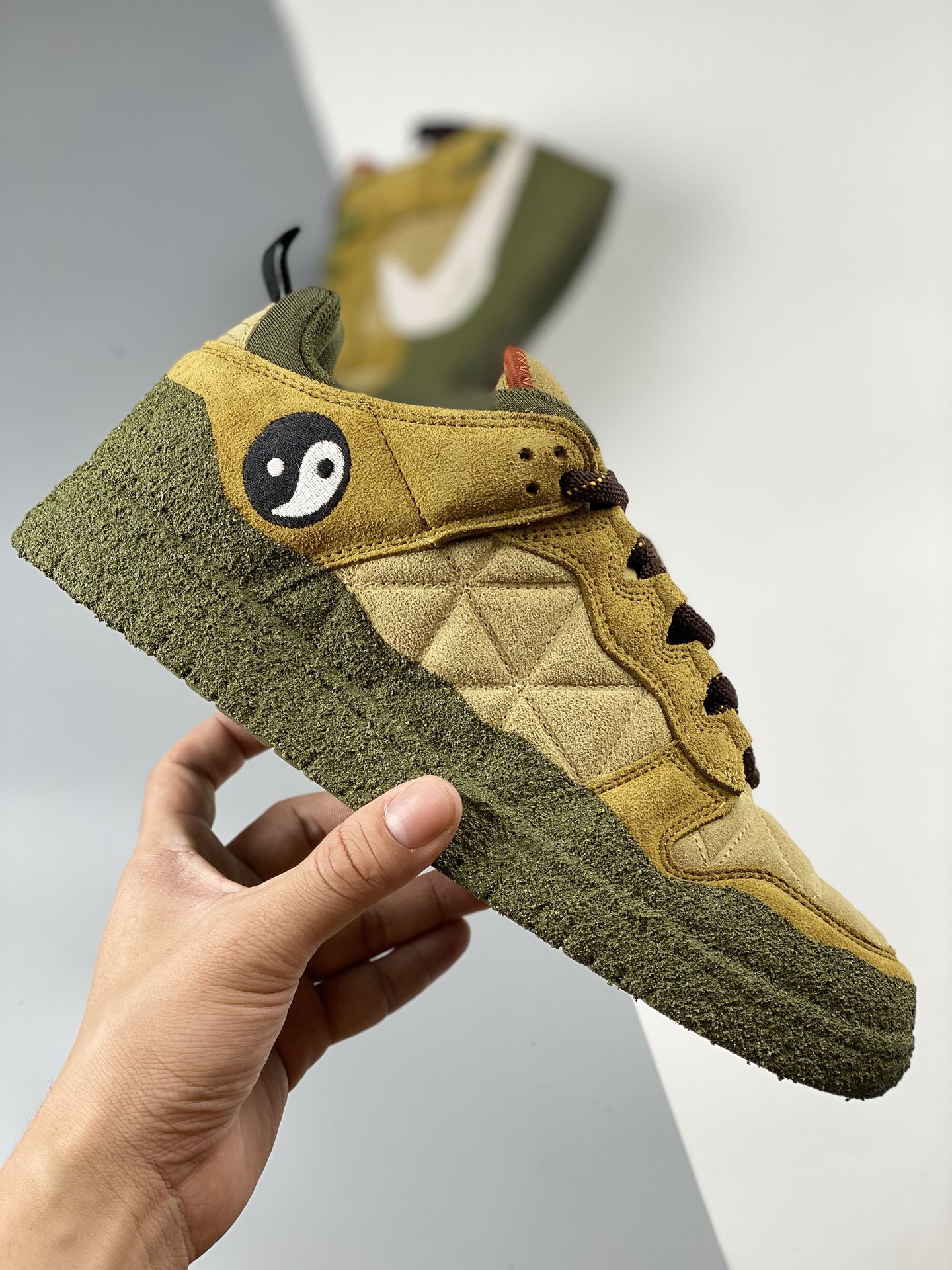 ZK4 with angel wings - iNEWS