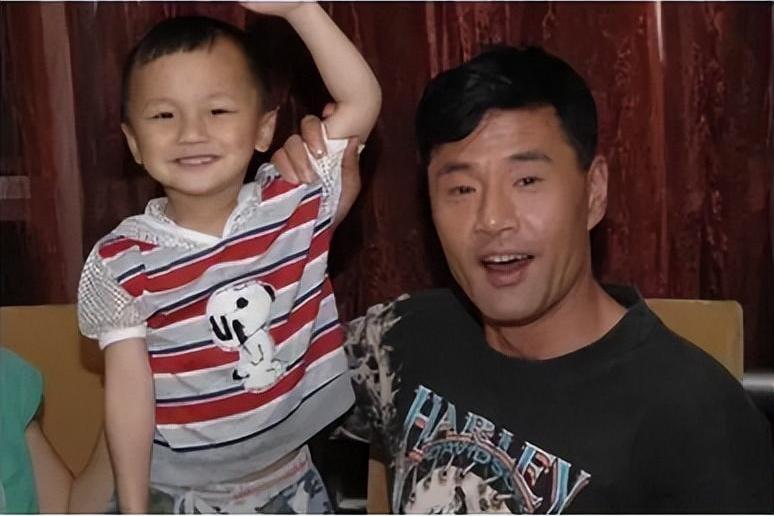 Yu Rongguang: Married for 35 years and 0 scandals, suddenly divorced at the age of 63, which is ...