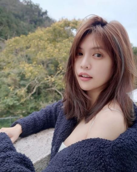 34-year-old sweet beauty star Xia Yutong took beautiful outdoor photos ...