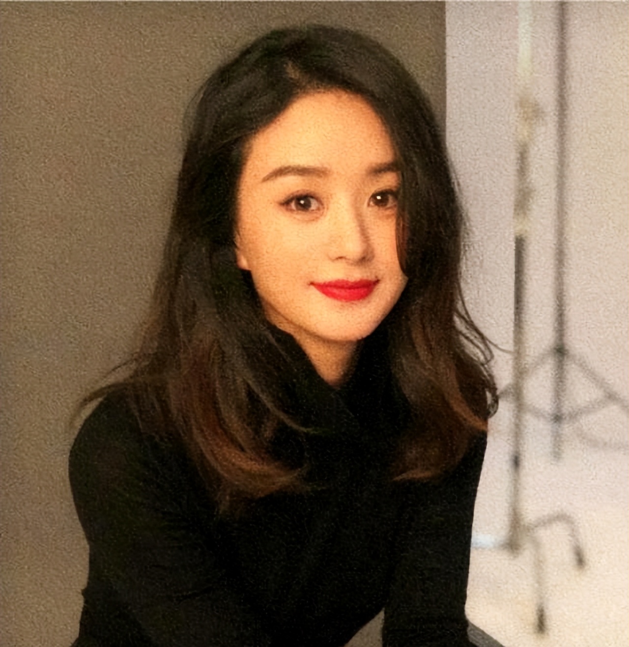 Yang Mi announced the termination of the contract with Jiaxing, and ...