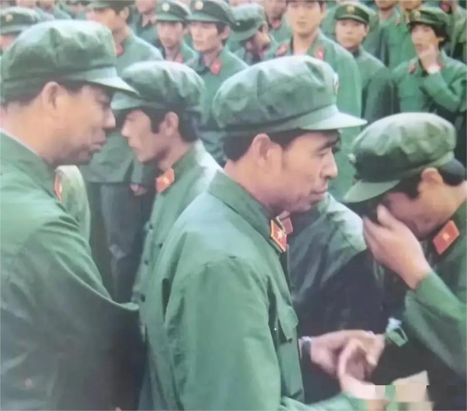 On the Army Day in 2021, Zhang Zhijian, the 87-year-old former ...