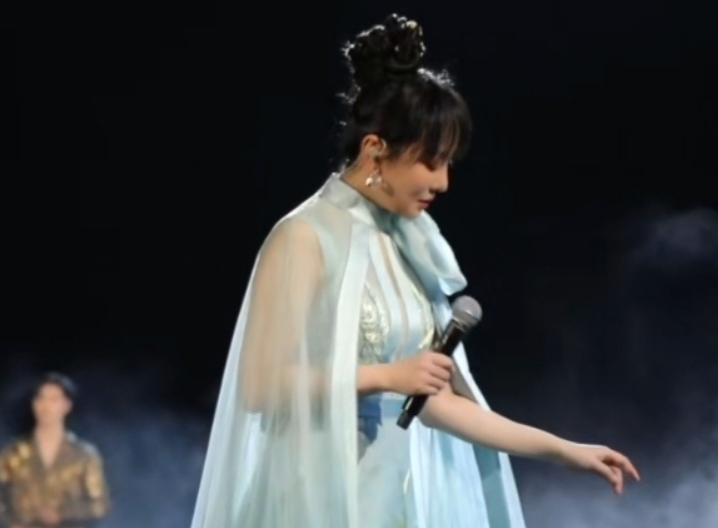 CCTV Mid-Autumn Festival Gala: Phoenix Legend "disintegrated", Sa Ding's face stiffened, Mao ...