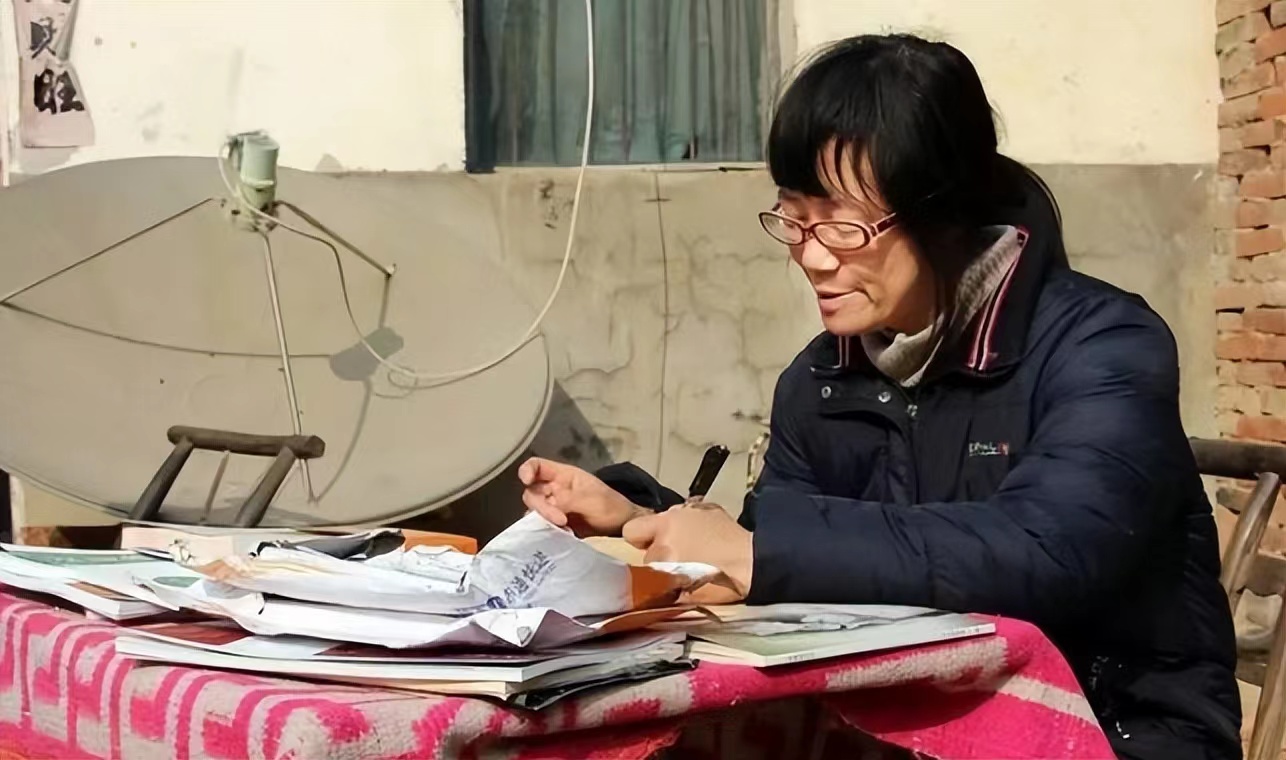 Poet Yu Xiuhua with cerebral palsy exposes to domestic violence, even ...