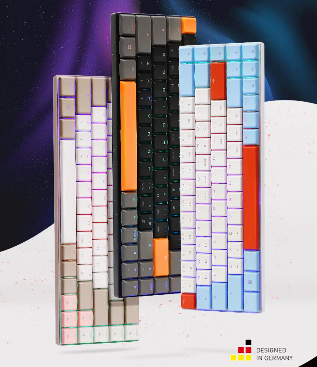 Workers reward themselves with a keyboard at the end of the year ...